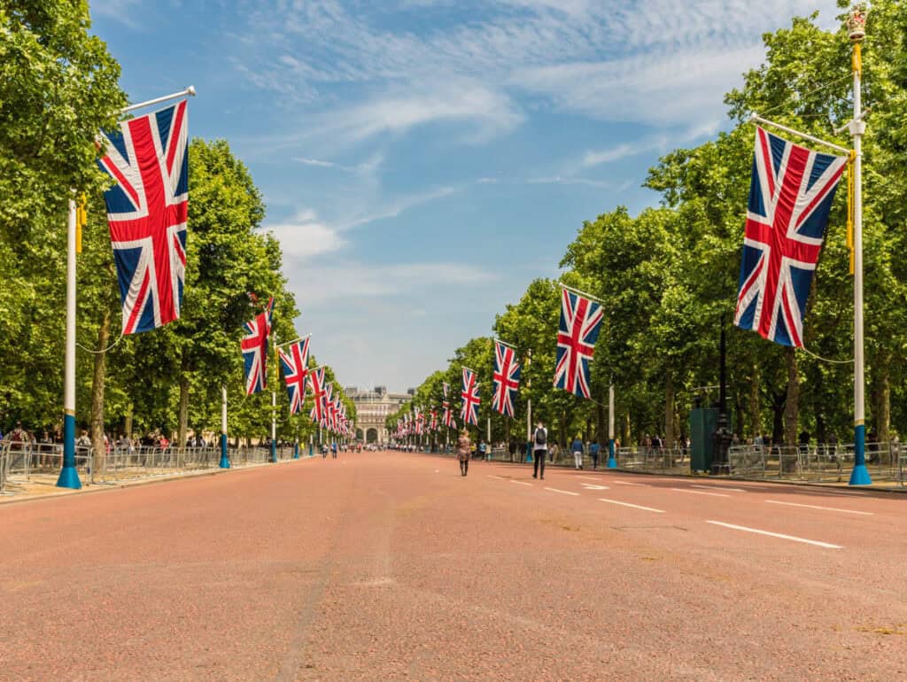 Buckingham Palace Reservations 2026: Timed Entry, Official Booking ...